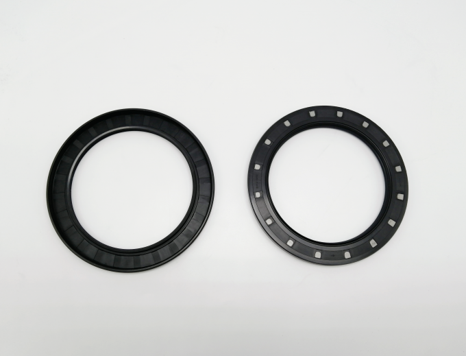 7030798120 Crankshaft Rear Oil Seal For Engine S6D105 6D108 0700012011